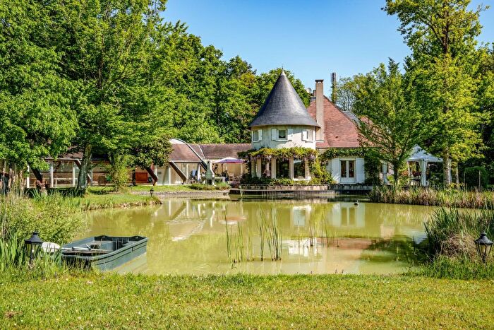 Maison 8 pièces à vendre - Charentilly