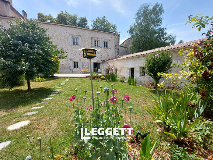 Maison à vendre - Vouzan - 10 pièces - 5 chambres