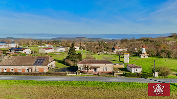 Maison à vendre - Penne-dAgenais - 8 pièces - 4 chambres