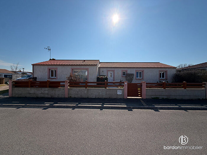 Maison à vendre - La Garnache - 6 pièces - 4 chambres