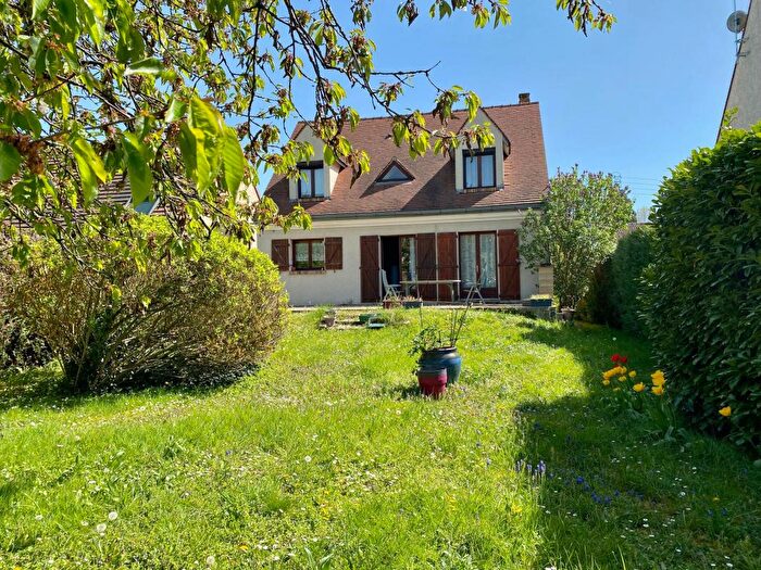 Maison 6 pièces à Mandres-les-Roses, à vendre