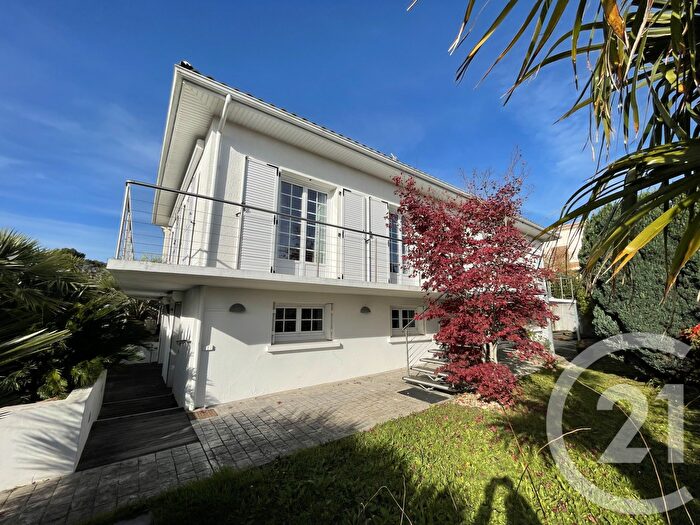 Maison à vendre - Royan, La Garenne - 7 pièces - 4 chambres