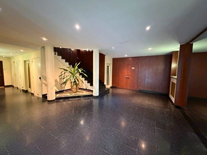 Appartement 3 pièces à Paris 16ème, Auteuil-Nord, Jasmin, Mirabeau, à louer