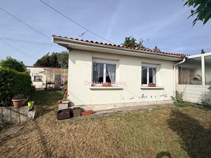 Maison à vendre - Ambarès-et-Lagrave, Centre-ville, Lagrave, Les Erables, Chêne Vert - 2 pièces - 1 chambre