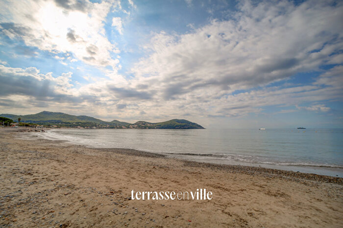 Appartement à vendre - Saint-Cyr-sur-Mer, Les Lecques, Caylar, Cap Saint-Louis, Plage - 3 pièces - 2 chambres