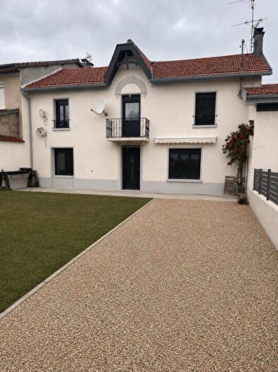Maison 6 pièces à Villieu-Loyes-Mollon, à vendre