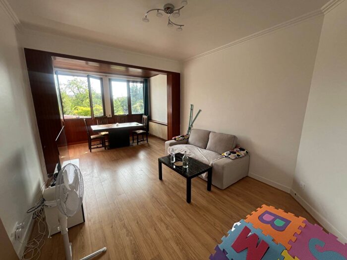 Maison à louer - Réveil Matin, Houilles - 4 pièces - 3 chambres