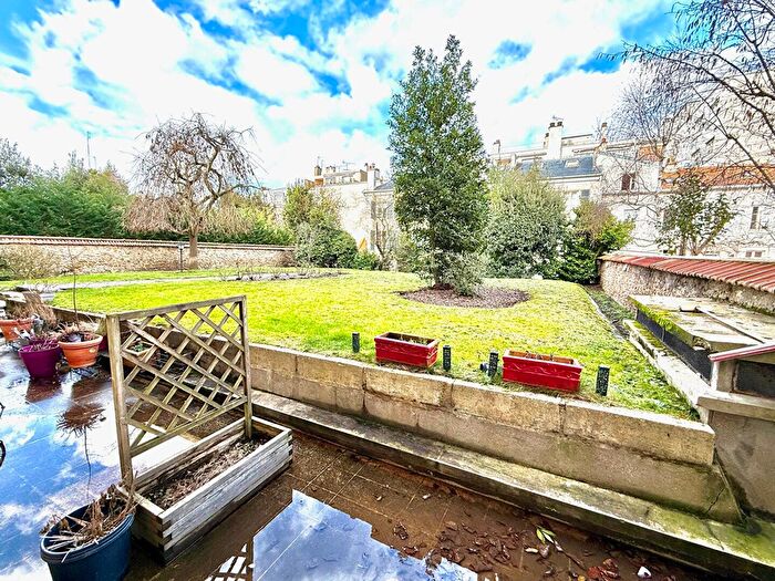Appartement à louer - Notre Dame, Versailles - 1 pièce