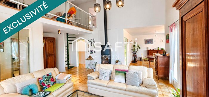 Maison 5 pièces à Saint-Estève, à vendre