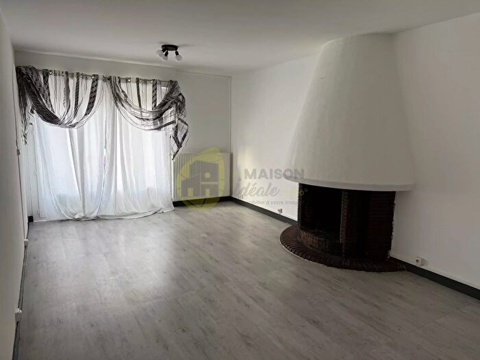 Maison à louer - Mehun-sur-Yèvre - 5 pièces - 4 chambres