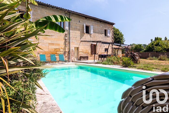 Maison à vendre - Saint-Denis-de-Pile - 7 pièces - 4 chambres