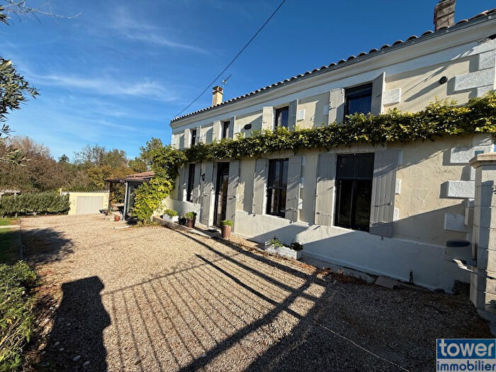 Maison à vendre - Saint-Sorlin-de-Conac - 6 pièces - 3 chambres