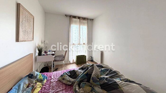 Appartement à louer - Pvé Neuf-Mont dEst, Noisy-le-Grand - 5 pièces - 4 chambres