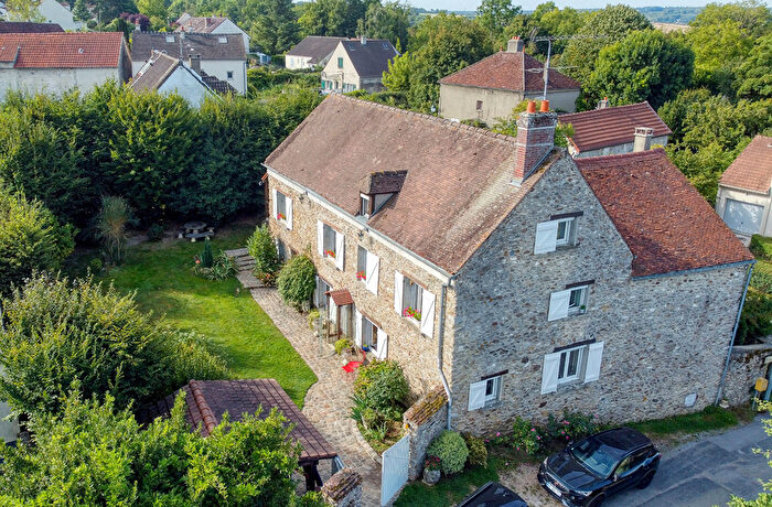 Maison à vendre - Crécy-la-Chapelle - 9 pièces - 5 chambres