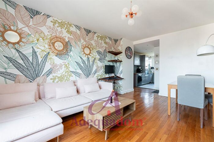 Appartement 4 pièces à Bois-Colombes, Mairie, Gare, à vendre