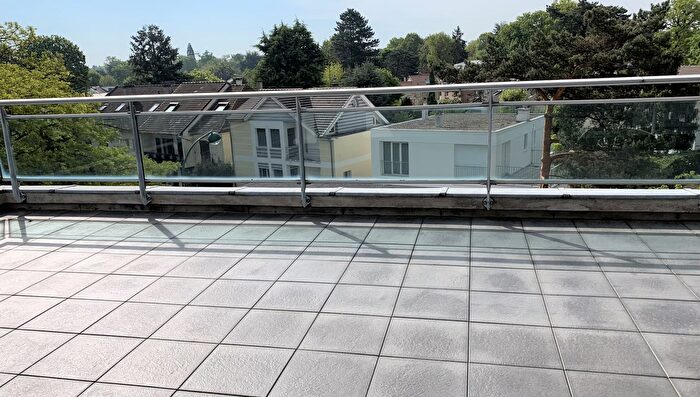 Appartement à louer - La Celle-Saint-Cloud, La Feuillaume - 5 pièces - 3 chambres