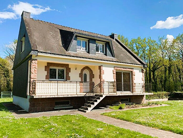 Maison à vendre - Ploërmel - 7 pièces - 5 chambres