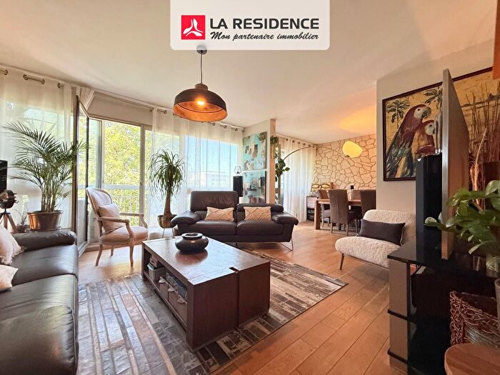 Vélizy-Villacoublay, Mairie - Appartement 4 pièces à vendre