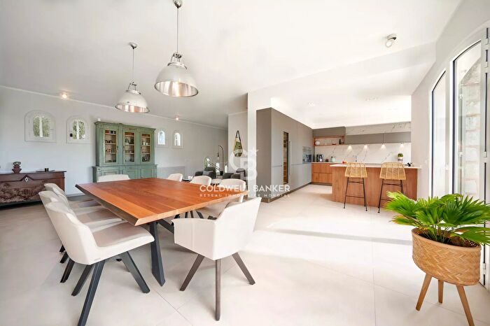 Maison à vendre - Mougins - 8 pièces - 5 chambres