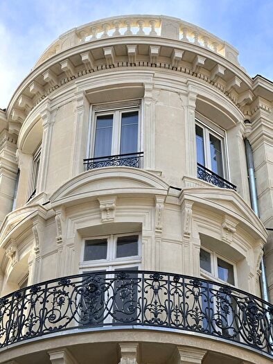 Carcassonne, Cité Médiévale, Barbacane, Trivalle : Appartement 6 pièces à vendre