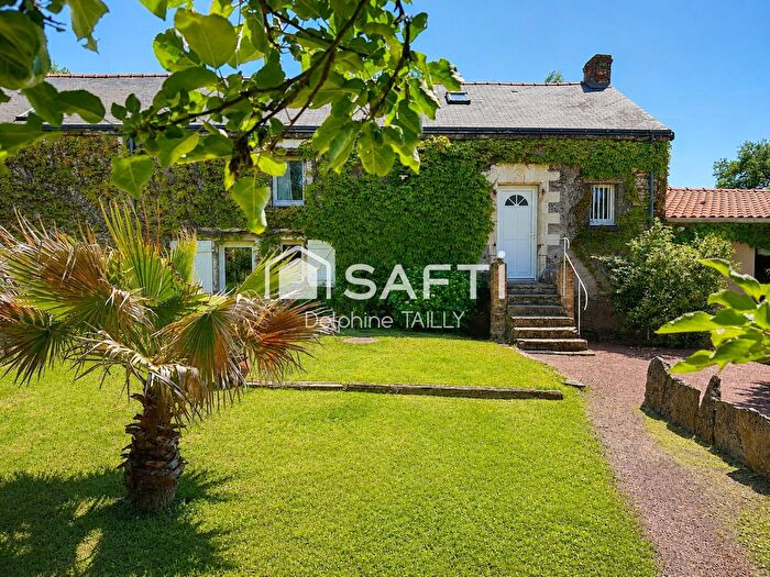 Saint-Étienne-de-Montluc - Maison 8 pièces à vendre