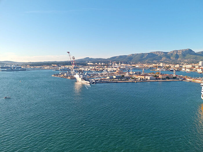 Appartement à vendre - Toulon, Le Port - 3 pièces - 2 chambres