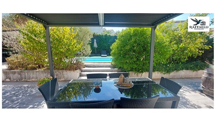 Maison à vendre - Roquebrune-sur-Argens, Les Fourques, Le Défens, Les Quatre Chemins - 4 pièces - 3 chambres