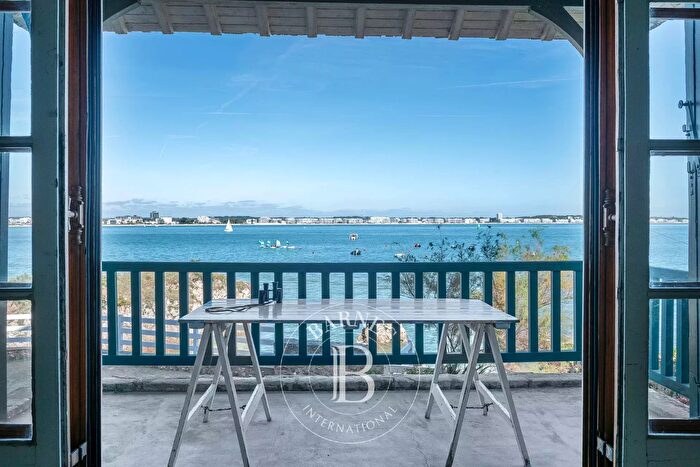 Maison à vendre - Le Pouliguen - 12 pièces - 9 chambres