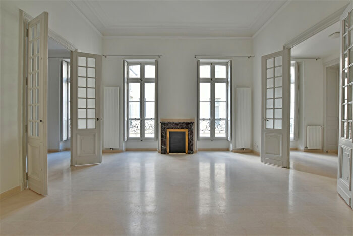 Appartement à vendre - Nîmes, Ecusson, Arènes - 5 pièces - 2 chambres