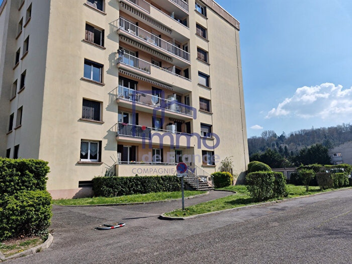Appartement à vendre - Bourgoin-Jallieu - 4 pièces - 3 chambres