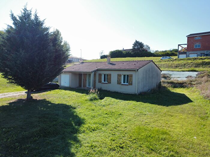 Maison à vendre - Lizac - 4 pièces - 3 chambres