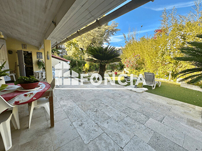 Maison à vendre - Marseille e , Mazargues - 5 pièces