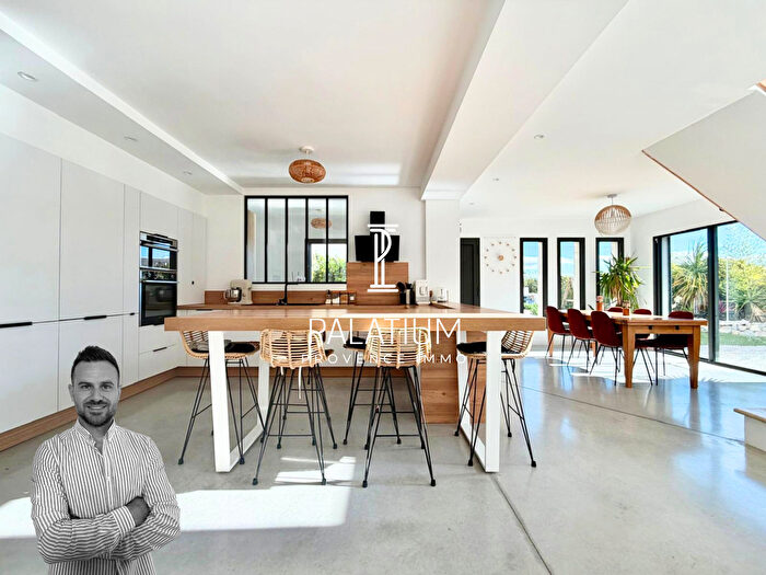 Maison à vendre - Salon-de-Provence - 6 pièces - 5 chambres