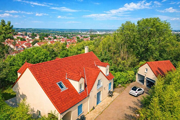 Maison à louer - Aigremont - 8 pièces - 4 chambres