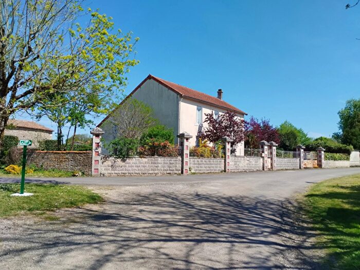 Maison à vendre - Paizay-Naudouin-Embourie - 5 pièces - 3 chambres