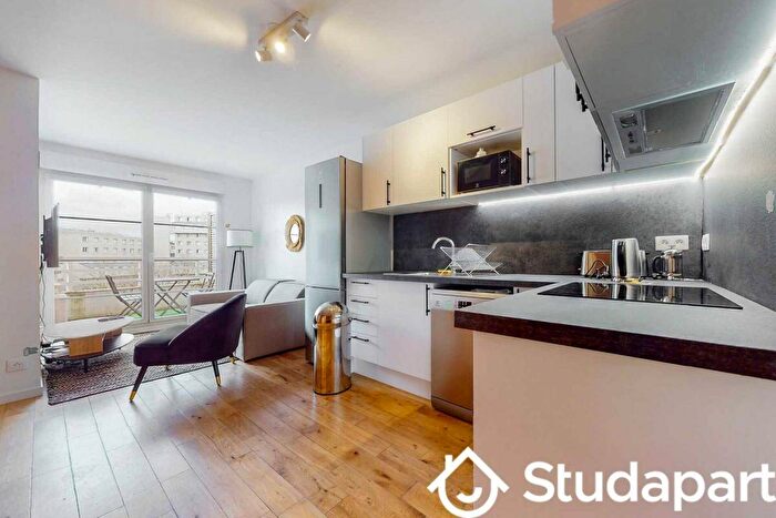 Appartement à louer - Zone Industrielle, Bezons - 1 pièce - 3 chambres