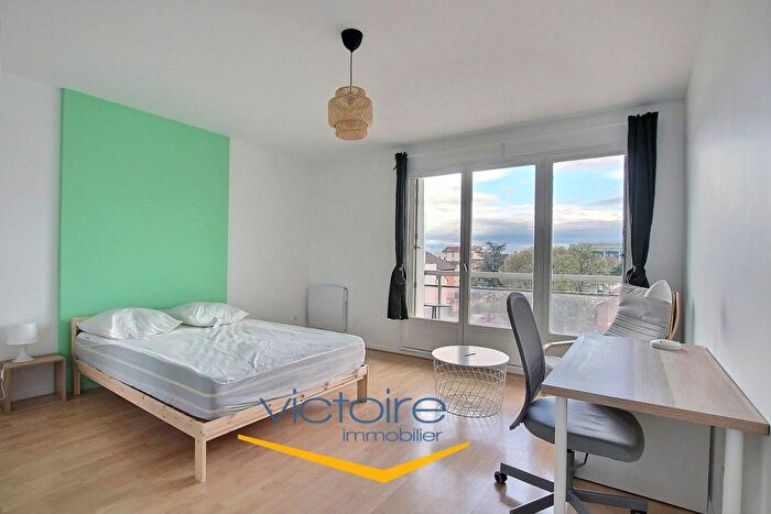 Appartement à louer - Lyon e , Monchat - 2 pièces - 1 chambre