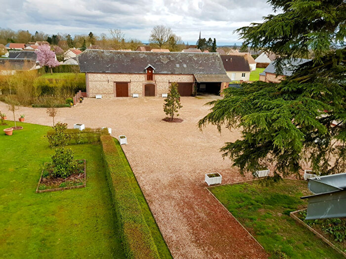 Crosville-la-Vieille : Maison 14 pièces à vendre