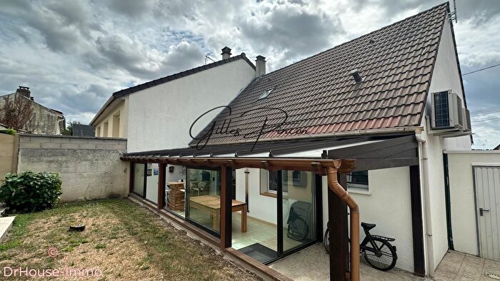 Maison à vendre - Limay, Centre-ville - 5 pièces - 3 chambres