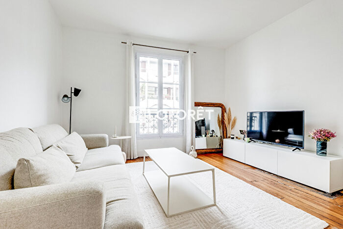 Appartement à vendre - Paris e , Belleville, Saint-Maur - 2 pièces - 1 chambre