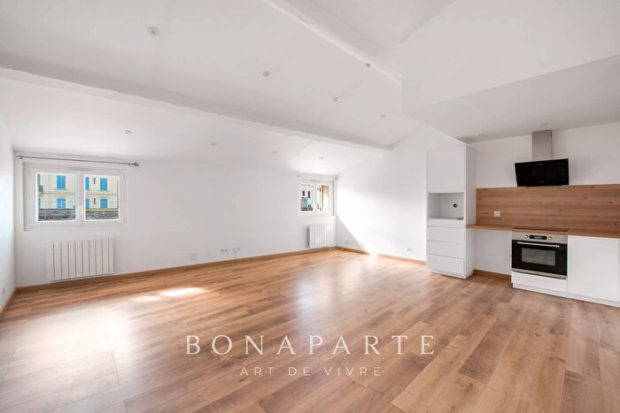 Appartement à vendre - Saint-Raphaël, Centre-ville - 3 pièces - 2 chambres