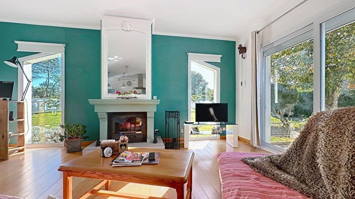 Maison à vendre - Montpon-Ménestérol - 6 pièces - 4 chambres