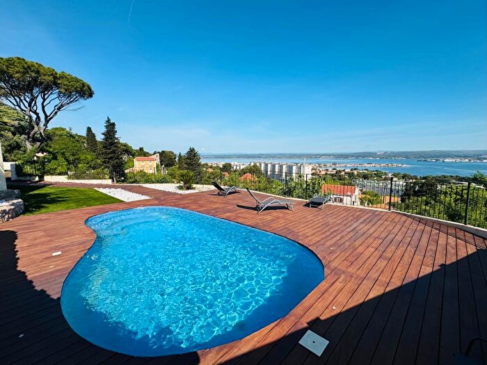 Maison à vendre - Sète, Saint-Clair - 6 pièces - 4 chambres