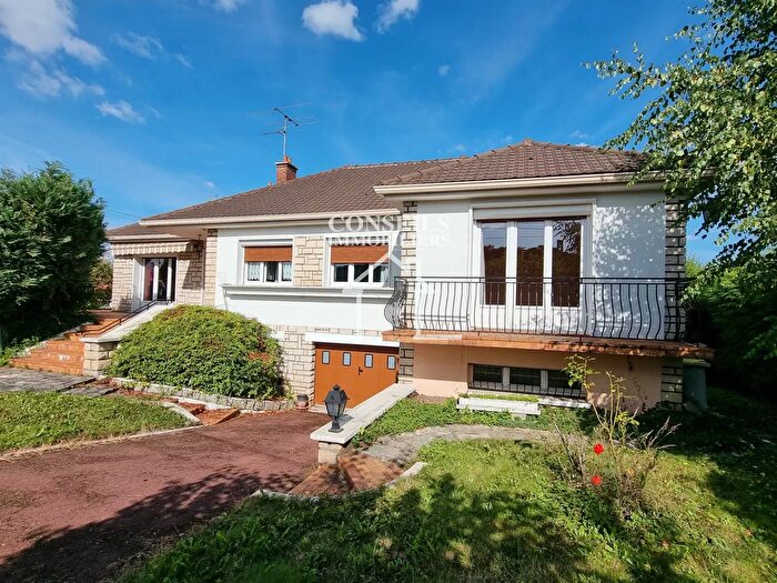Maison à vendre - Villeneuve-sur-Yonne - 5 pièces - 4 chambres