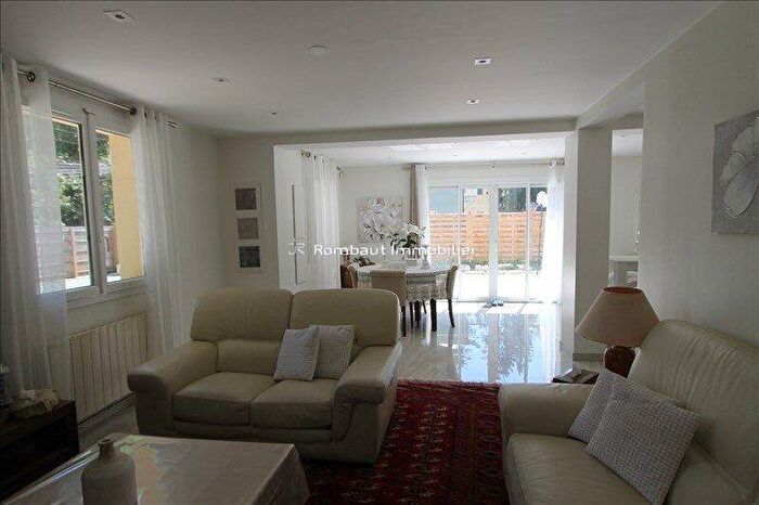 Maison à louer - Le Plateau, Louveciennes - 5 pièces - 4 chambres