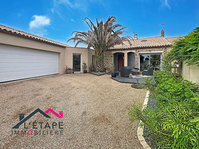 Beaulieu-sous-la-Roche : Maison 6 pièces à vendre