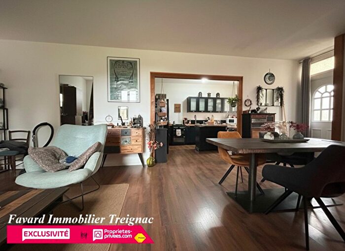 Maison à vendre - Treignac - 5 pièces - 3 chambres