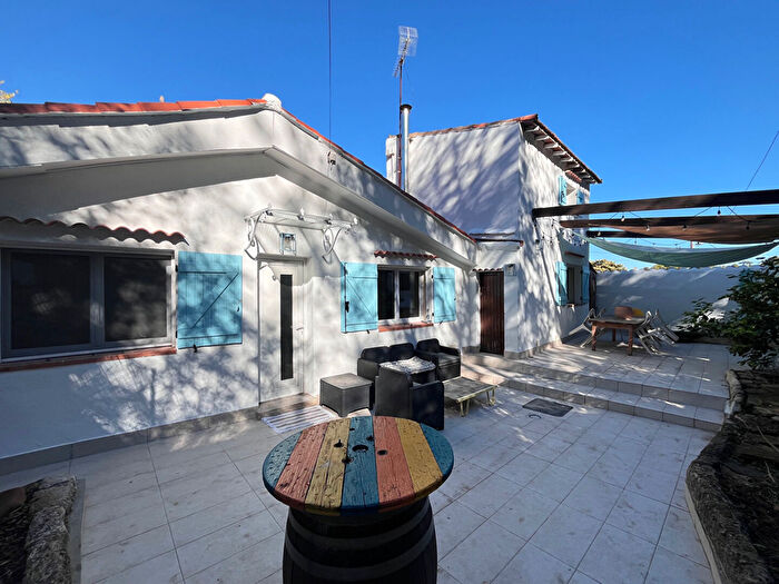 Maison à louer - Marseille e , Saint-Julien - 6 pièces - 3 chambres