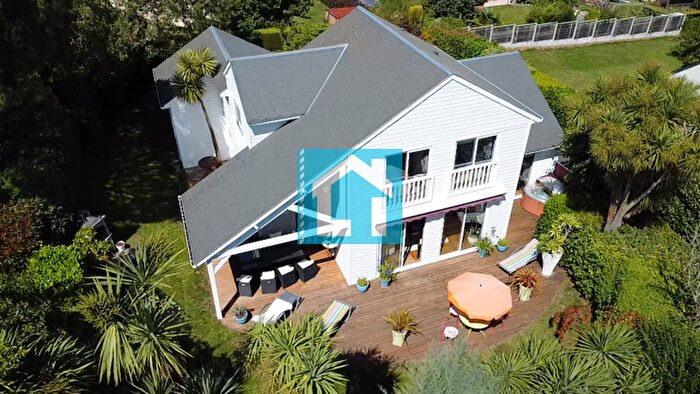 Maison à vendre - Coudeville-sur-Mer - 7 pièces - 5 chambres