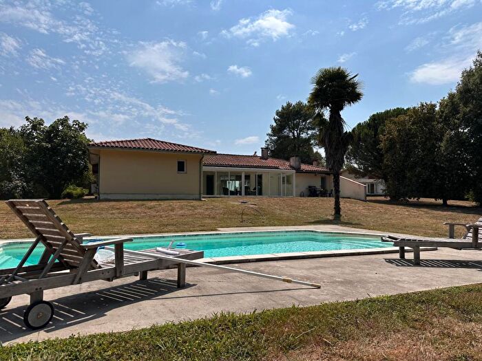 Maison 5 pièces à vendre à Castelnau-d'Auzan